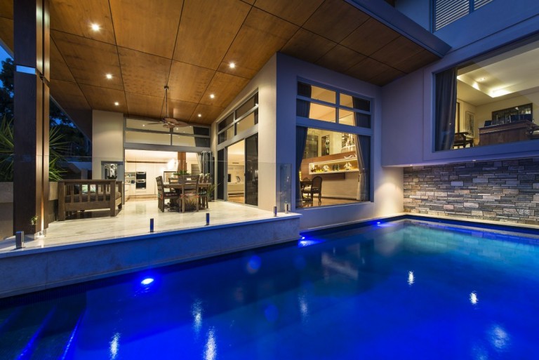 Wrap Around Pools, Pools that wrap house