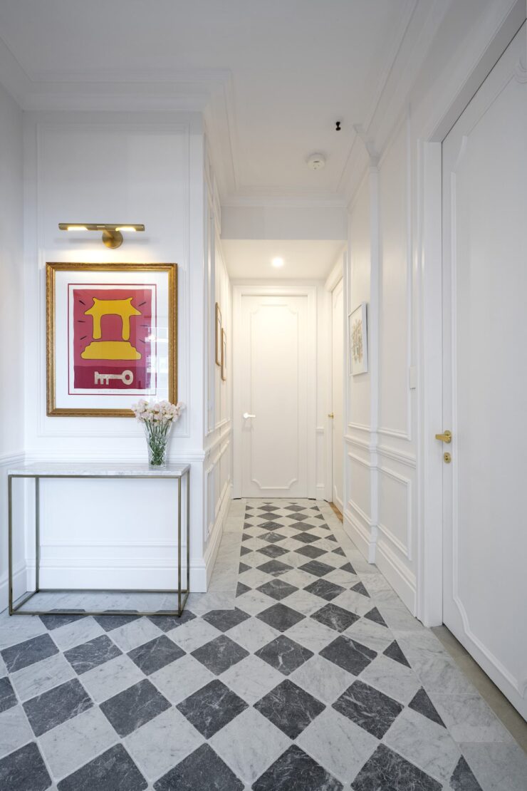 Architectural Mouldings, Interiors with Architectural Mouldings