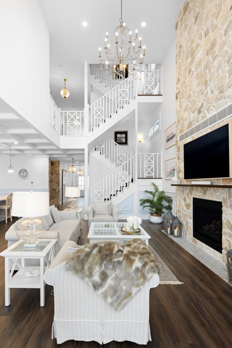 Raby Bay Beauty - Custom Homes