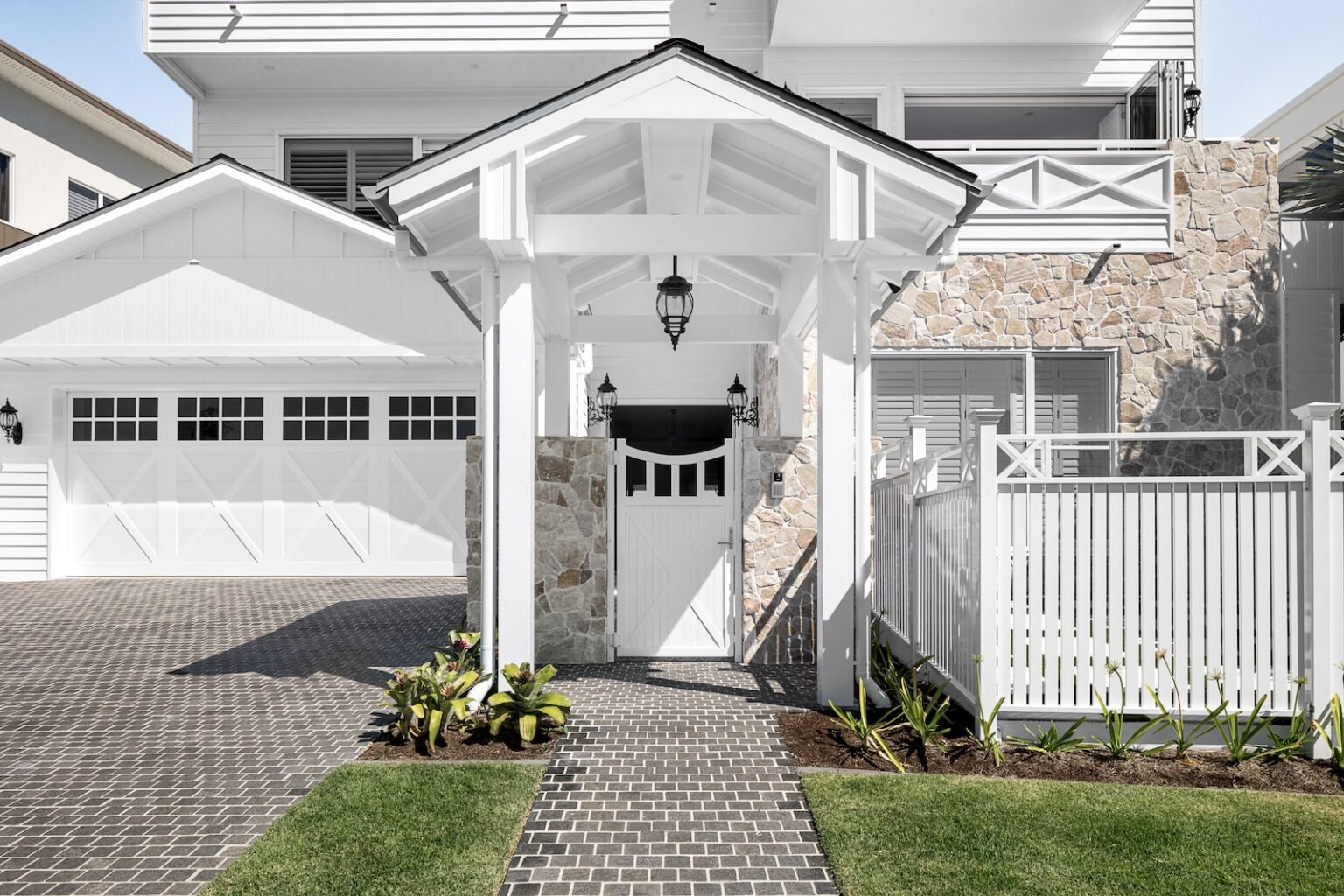 Raby Bay Beauty - Custom Homes