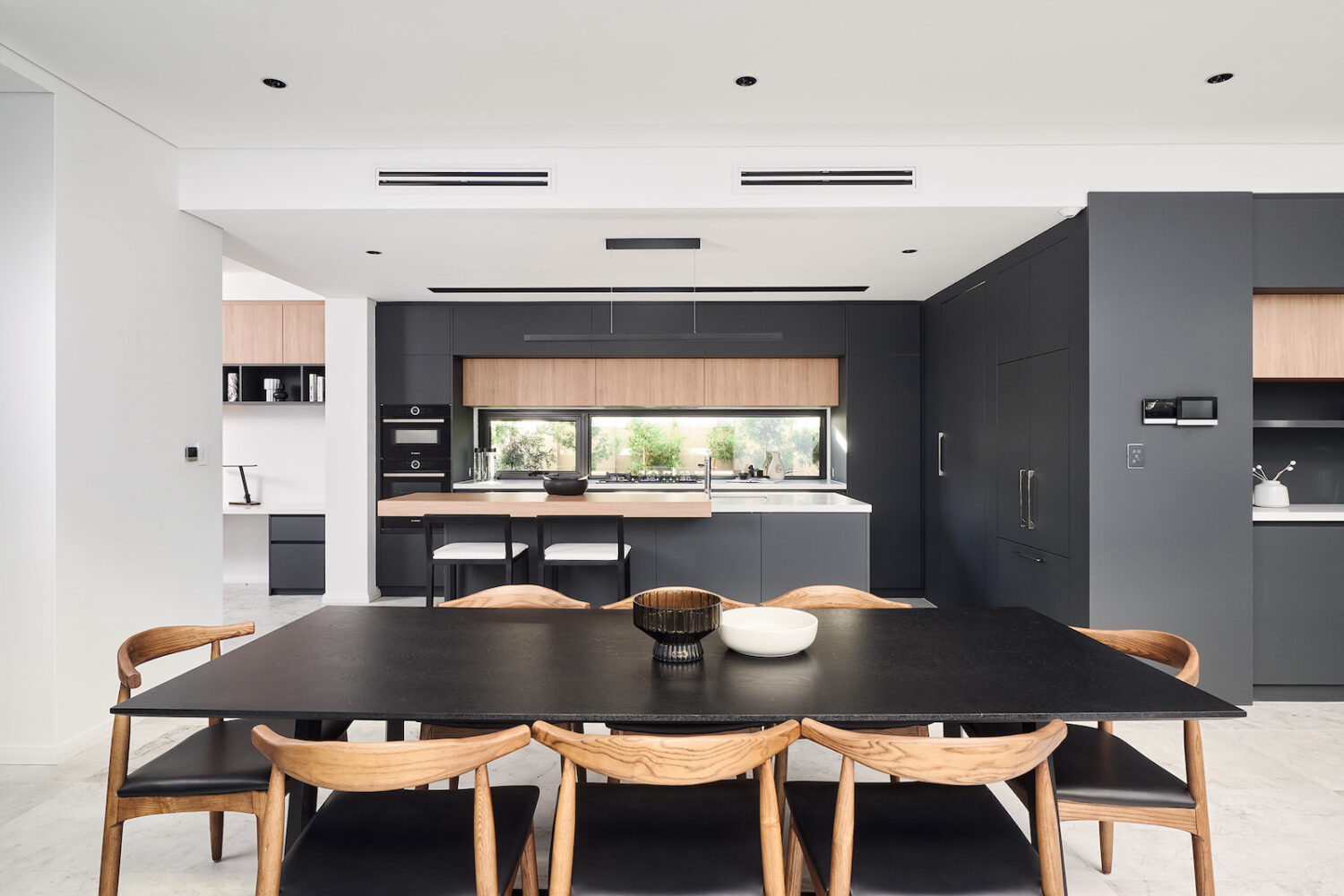 Custom Builders Perth, Luxury Family Living on Small Block