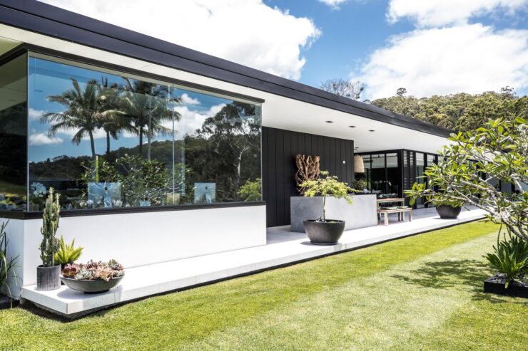 Mid Century Inspired Queensland Custom Home, Glasshouse Doonan