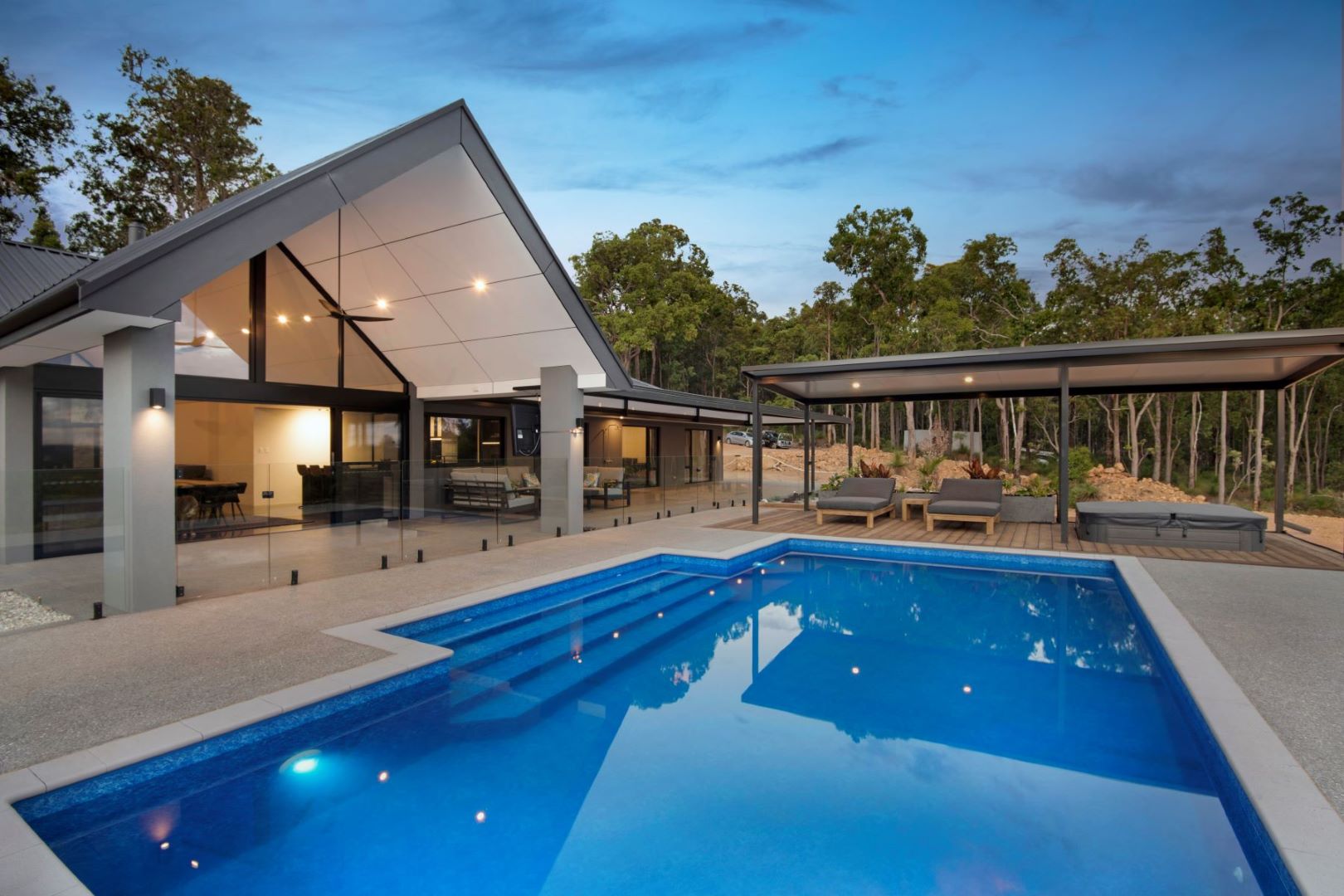 MODERN FARMHOUSE - Custom Homes