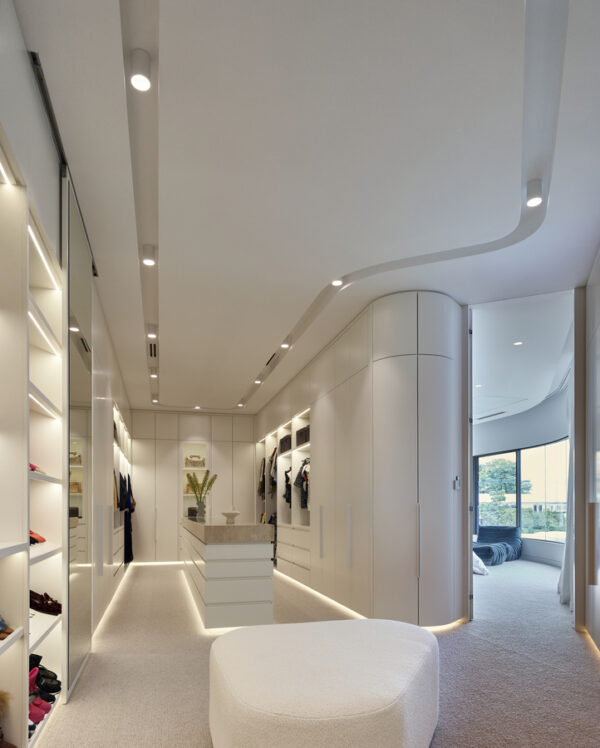 Hamilton Hill Luxury Haven - Custom Homes