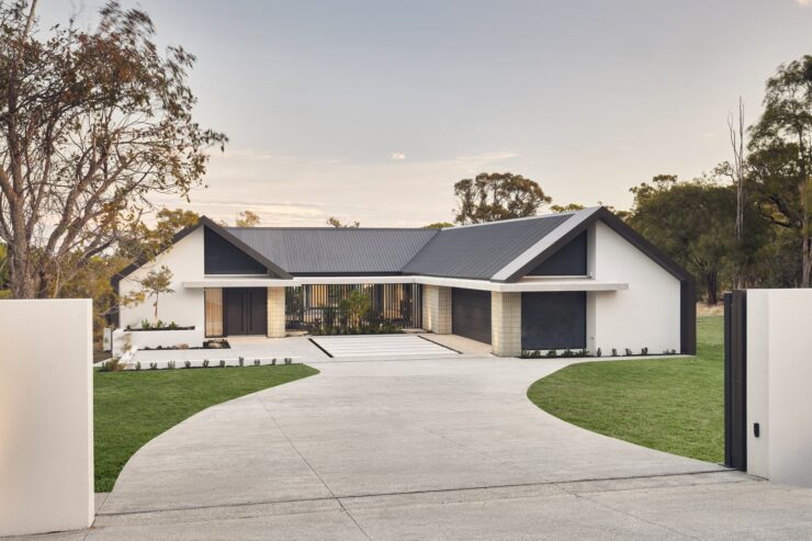 Luxury Single Storey Home Designed With Creative Freedom